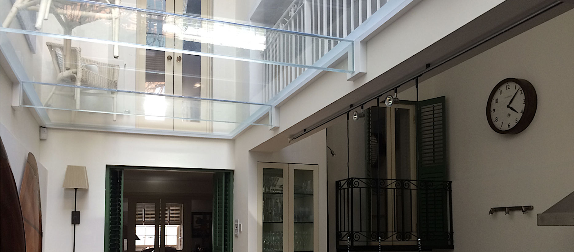 Walk On Glass Floor Installation - Glass Design and Build London Ltd